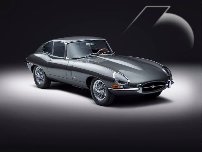 Rear View: Jaguar E-Type - Retro Rides