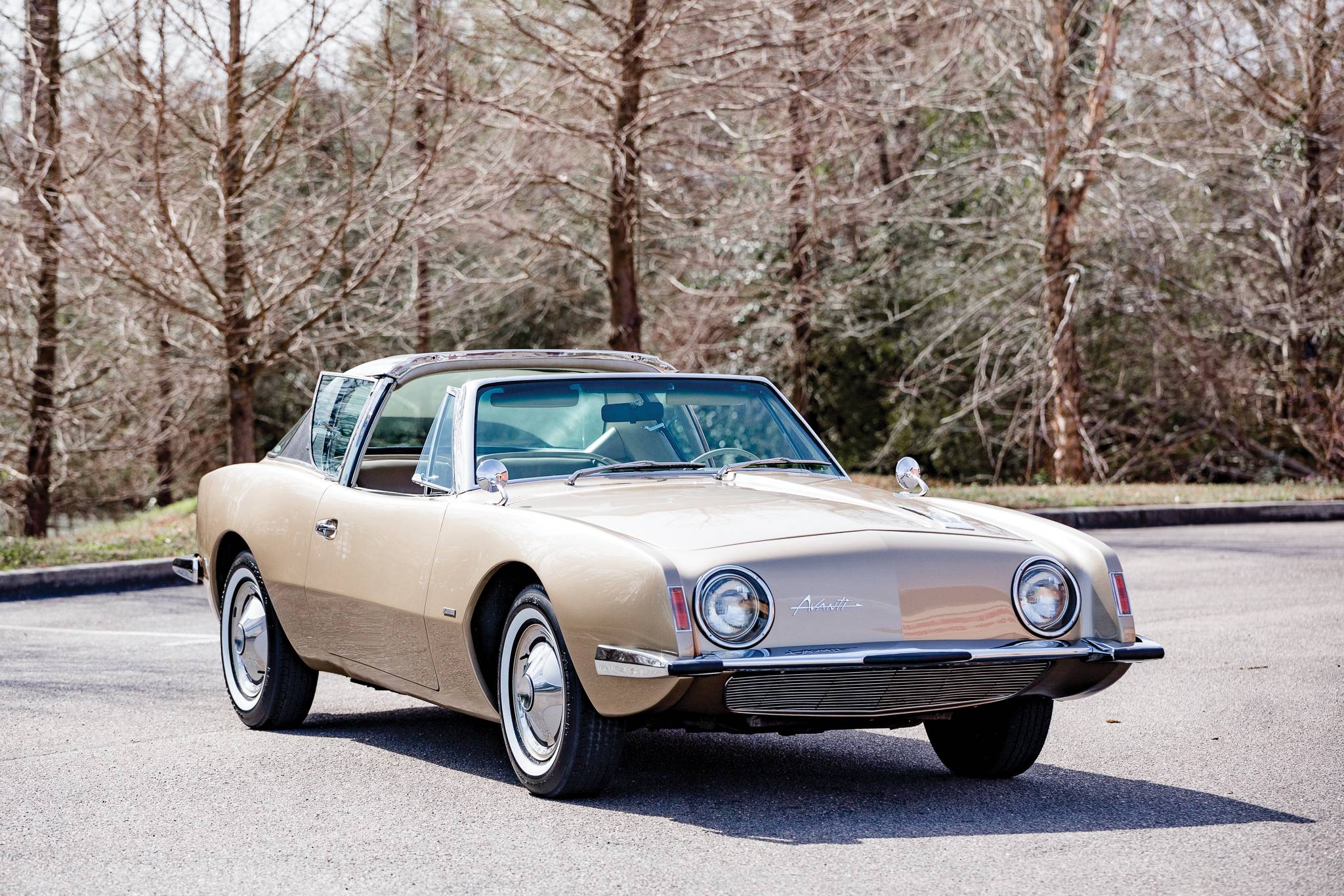 Studebaker Avanti Coupe - Retro Rides
