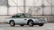 Rear View: Aston Martin DB5 - Retro Rides