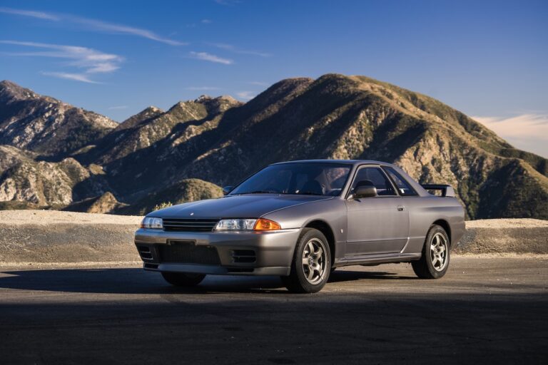 Rear View: Nissan Skyline GT-R R32 - Retro Rides