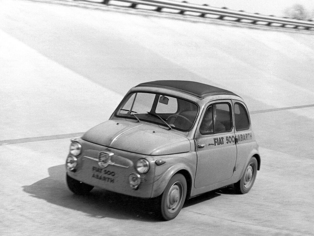 Rear View: Fiat 500 - Retro Rides