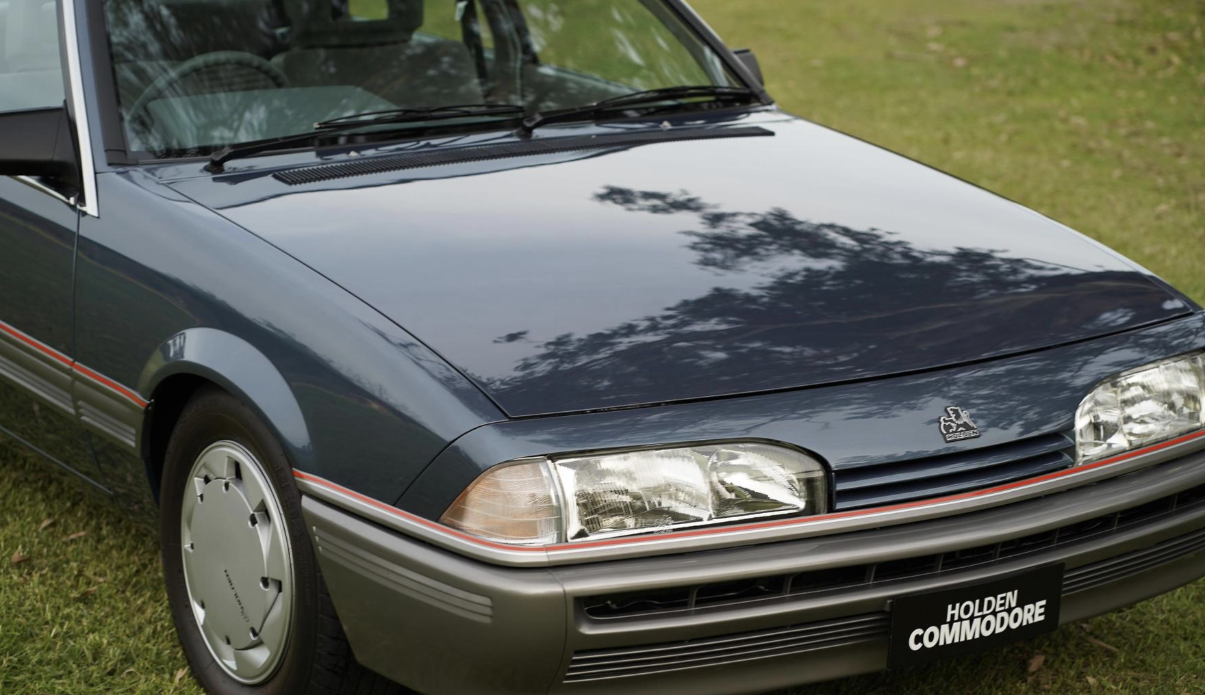 VL Commodore Berlina V8 - Retro Rides