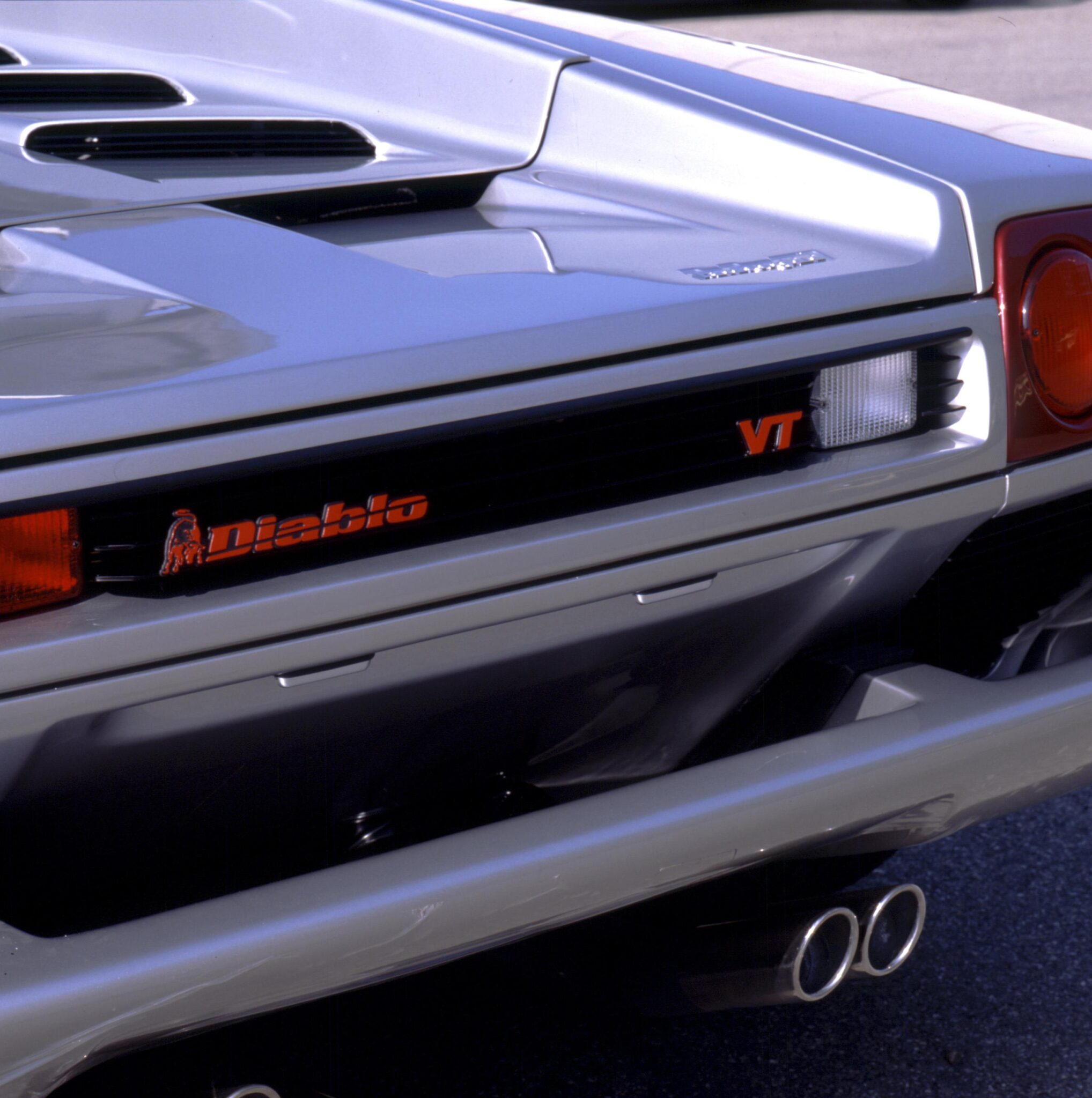 Lamborghini celebrates 35 years of the iconic Diablo - Retro Rides